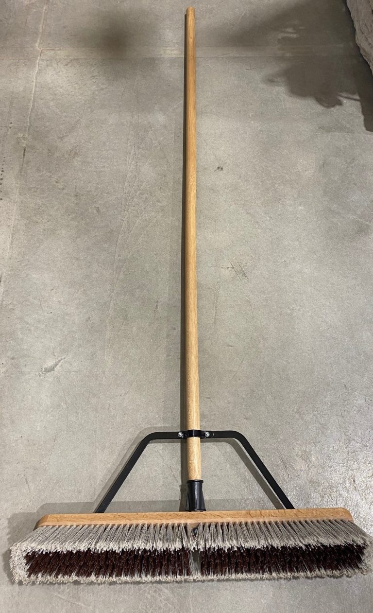 ERIE Contractor Wheelbarrow Air Tire 6 Cu Ft Steel Tray - Contractor ...